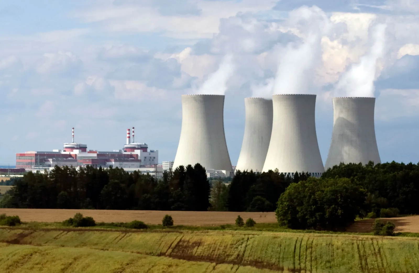 Nuclear Capital Flows Heat Up: Cameco (NYSE: CCJ), Global X Uranium ETF ...